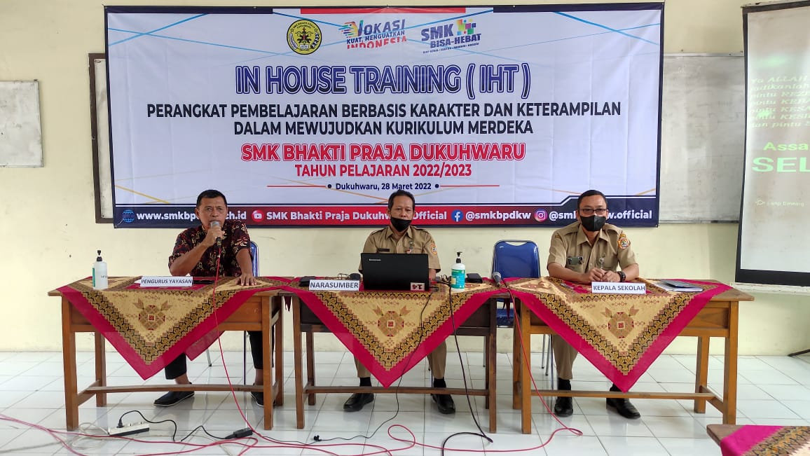 In House Training (IHT) Perangkat Pembelajaran Berbasis Karakter Dan ...